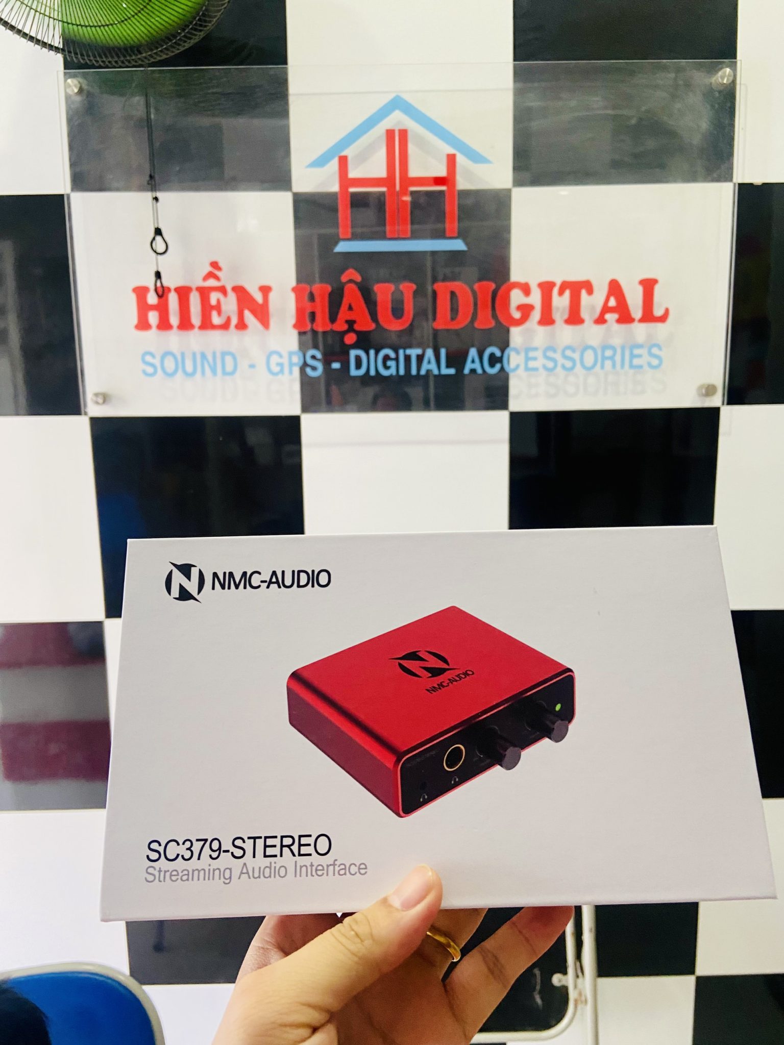 Box livestream NMC SC379 chính hãng - ty Hiền Hậu Digital